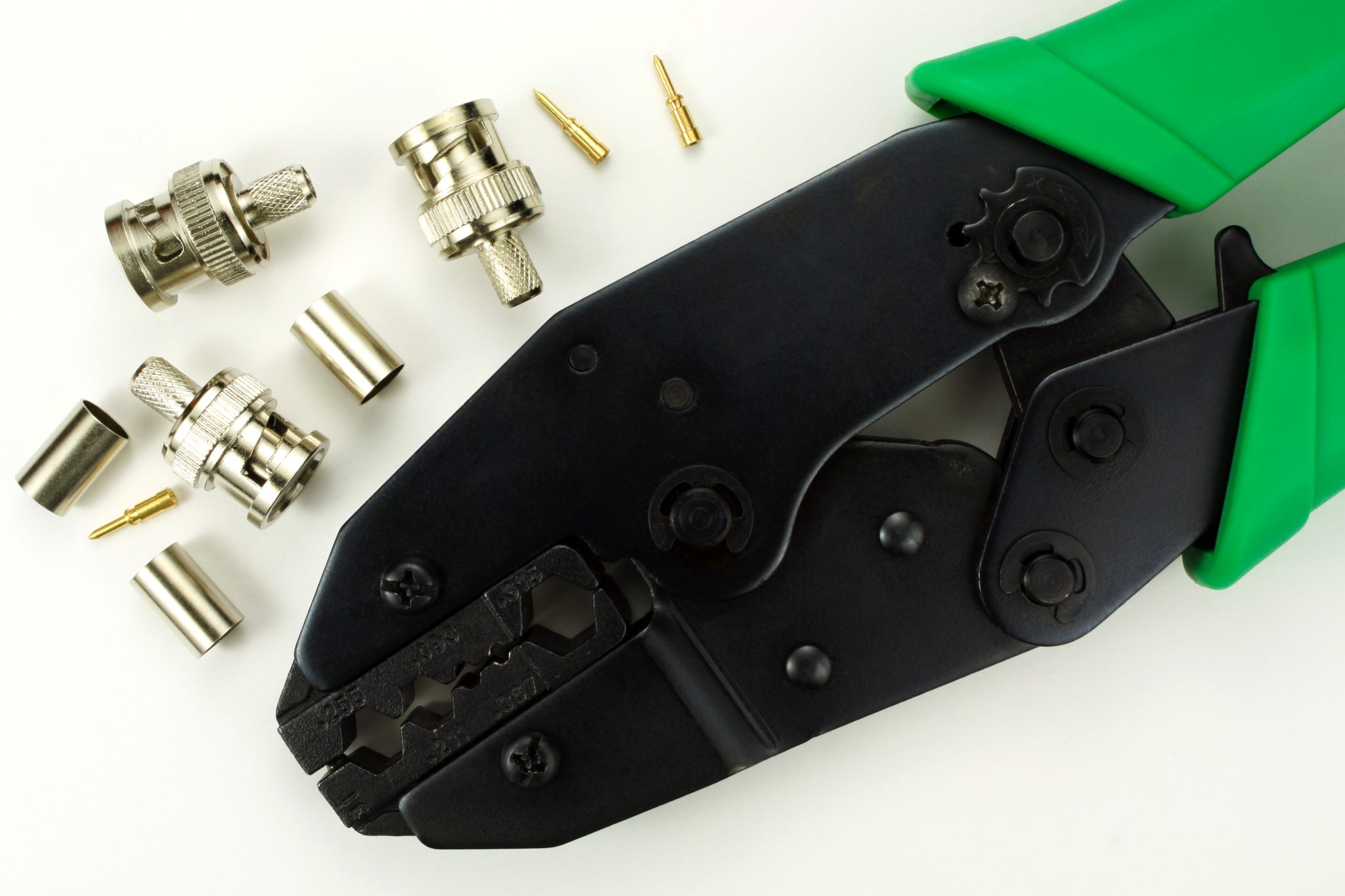 How do you use a plumbing crimping tool? – Plumbingsell Blog